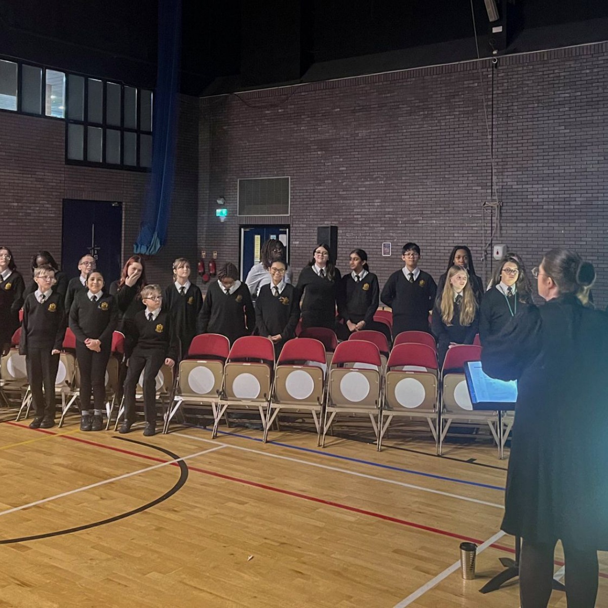 The Basildon Lower Academy - Lower Academy Choir Spreads Christmas Cheer
